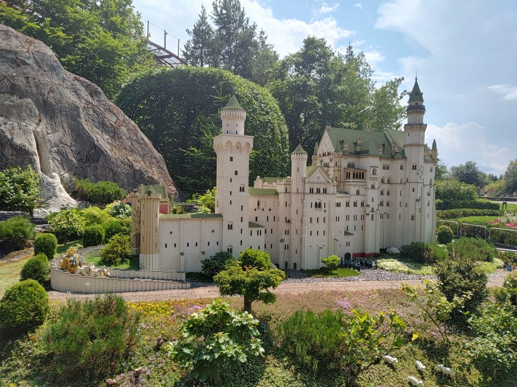 Legoland Günzburg, Germany: The Complete Family Guide to Legoland ...
