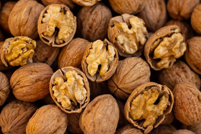 The Real, Science-Backed Benefits of Eating Walnuts (and How Much You ...