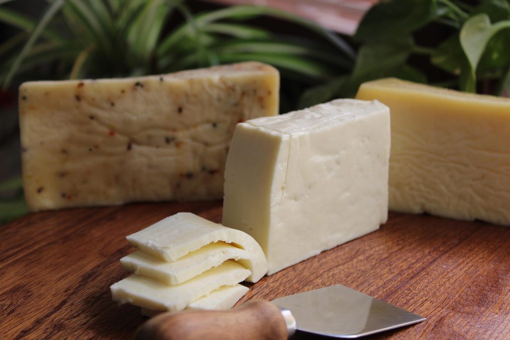 Cheese and Dementia Risk: What New Research Really Suggests